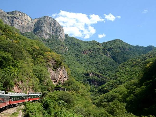 Copper Canyon El Chepe Train in Mexico - CHILE TRAVEL GUIDE